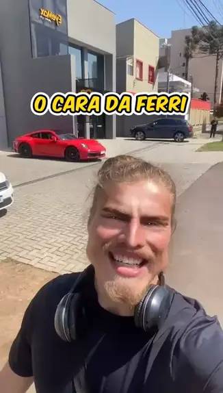 homem com queixo quadrado meme | Discover